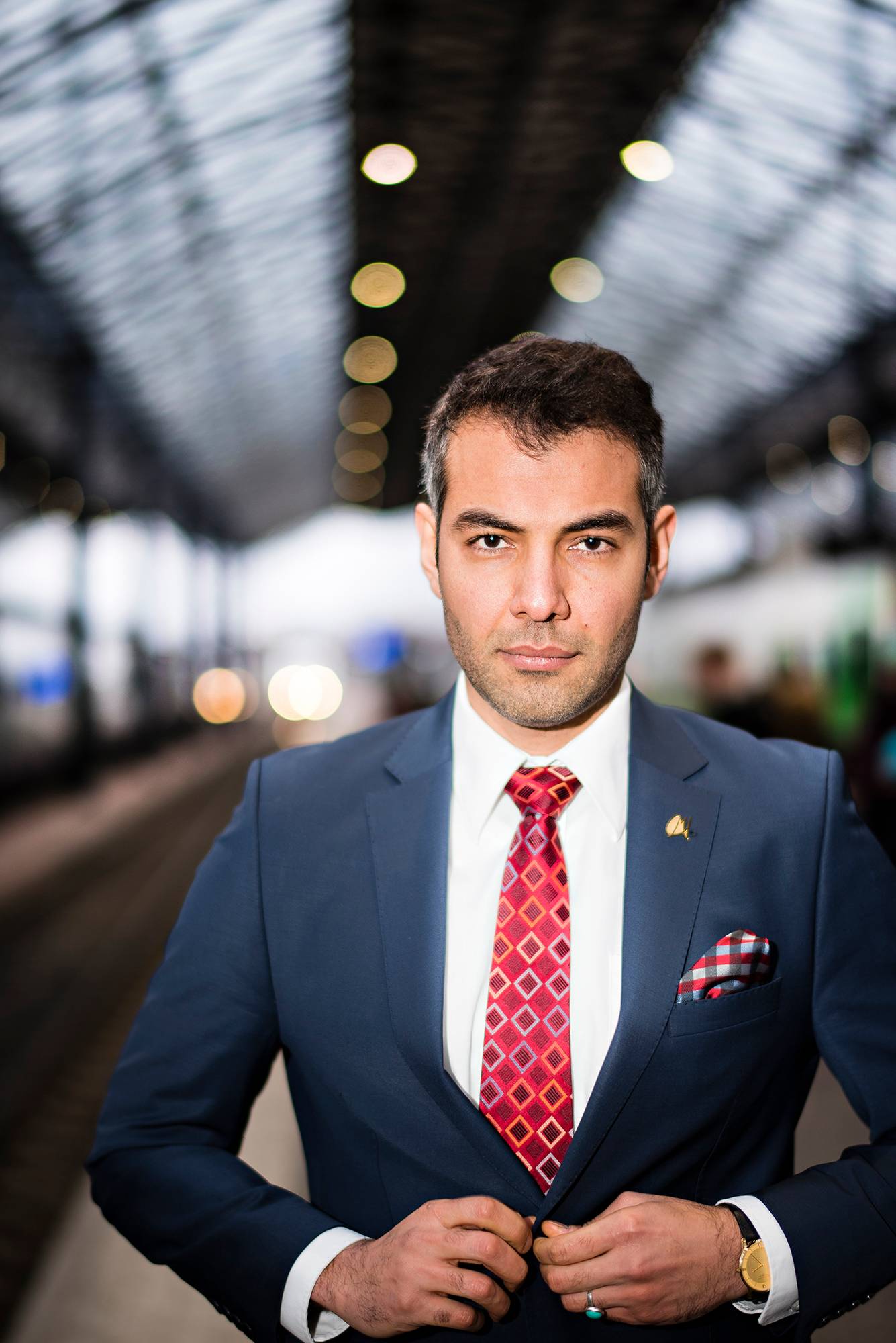 Hussein Al-Taee kertoo, miksi irakilaiset nuoret miehet pettyivät ...