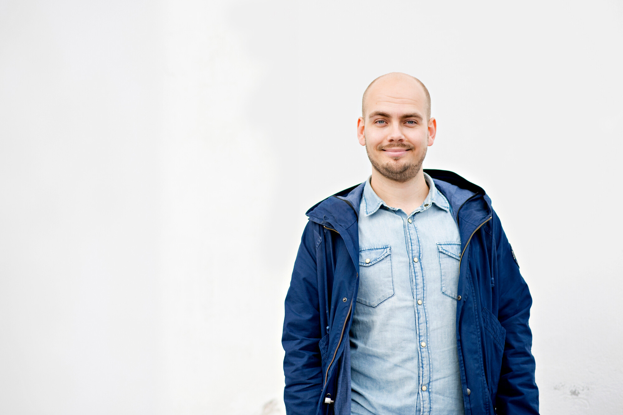 ”Soolopolyamorinen” Erkka Mykkänen kirjoitti romaanin itsestään ...